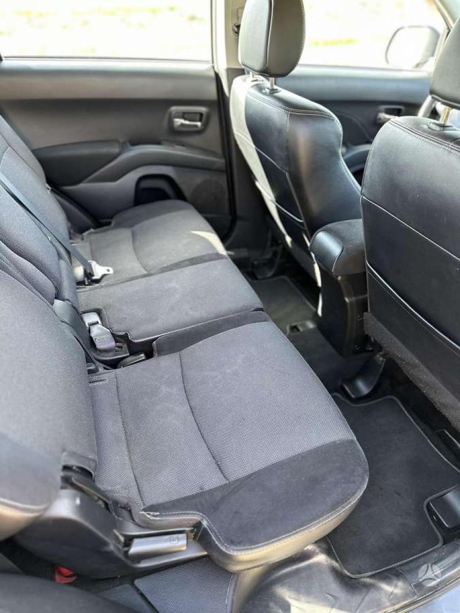 Pelēks Citroen C-Crosser 2008 Utena, ar dzinēja tilpumu 2.18 L un nobraukumu 162 tūkst. km par 3650 €, foto 10 vietnē AUTOMOTO.COM.LV