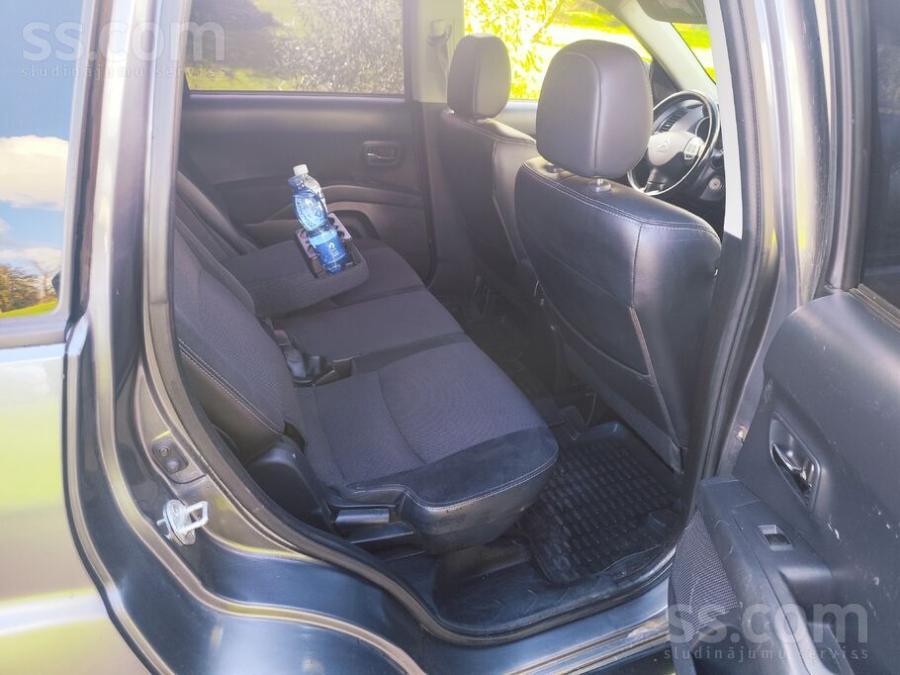 Pelēks Citroen C-Crosser 2008 Rēzekne, ar dzinēja tilpumu 2.20 L un nobraukumu 365 tūkst. km par 2500 €, foto 6 vietnē AUTOMOTO.COM.LV
