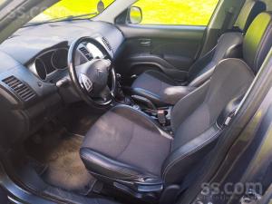 Pelēks Citroen C-Crosser 2008 Rēzekne, ar dzinēja tilpumu 2.20 L un nobraukumu 365 tūkst. km par 2500 €, foto 8 vietnē AUTOMOTO.COM.LV