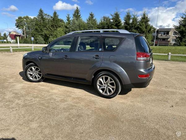 Pelēks Citroen C-Crosser 2008 Utena, ar dzinēja tilpumu 2.20 L un nobraukumu 162 tūkst. km par 3850 €, foto 8 vietnē AUTOMOTO.COM.LV