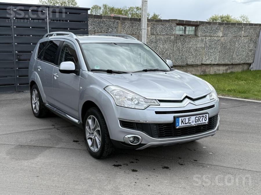 Grey Citroen C-Crosser 2009 in Ludza, with an engine capacity of 2.20 L and mileage of 0 thousand km for 5780 €, photo 4 on AUTOMOTO.COM.LV
