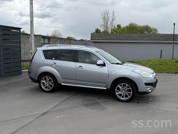 Grey Citroen C-Crosser 2009 in Ludza, with an engine capacity of 2.20 L and mileage of 0 thousand km for 5780 €, photo 5 on AUTOMOTO.COM.LV