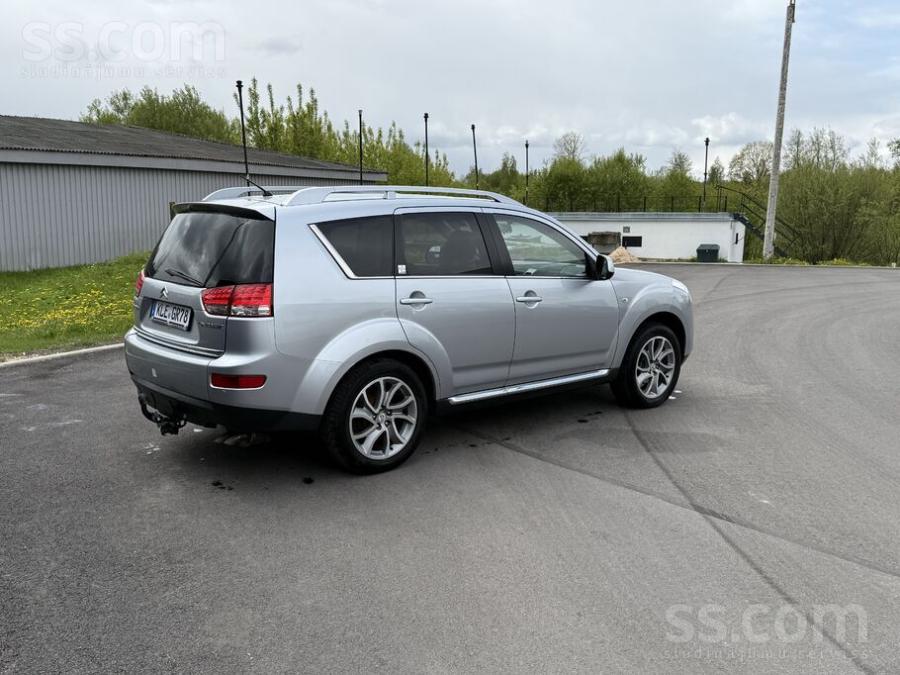 Grey Citroen C-Crosser 2009 in Ludza, with an engine capacity of 2.20 L and mileage of 0 thousand km for 5780 €, photo 8 on AUTOMOTO.COM.LV
