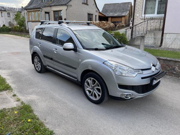 Grey Citroen C-Crosser 2009 in Raseiniai, with an engine capacity of 2.20 L and mileage of 249 thousand km for 4800 €, photo 2 on AUTOMOTO.COM.LV