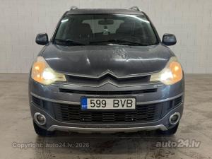 Grey Citroen C-Crosser 2009 in Tallinn, with an engine capacity of 2.20 L and mileage of 317 thousand km for 3650 €, photo 3 on AUTOMOTO.COM.LV
