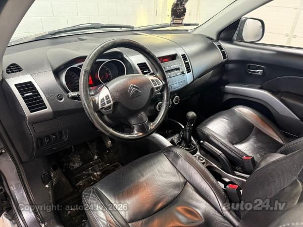 Pelēks Citroen C-Crosser 2009 Tallina, ar dzinēja tilpumu 2.20 L un nobraukumu 317 tūkst. km par 3650 €, foto 11 vietnē AUTOMOTO.COM.LV