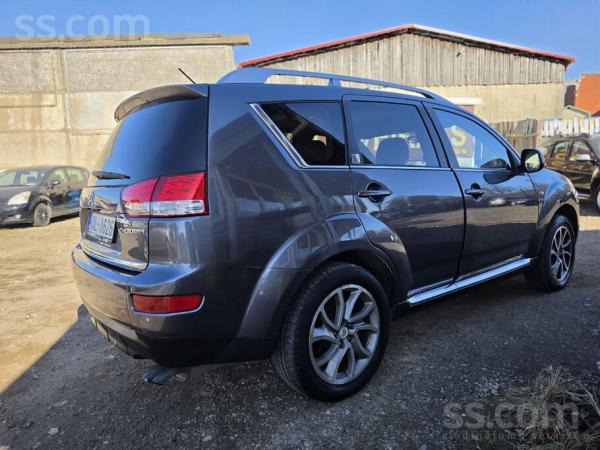 Grey Citroen C-Crosser 2009 in Rezekne, with an engine capacity of 2.20 L and mileage of 0 thousand km for 4490 €, photo 5 on AUTOMOTO.COM.LV