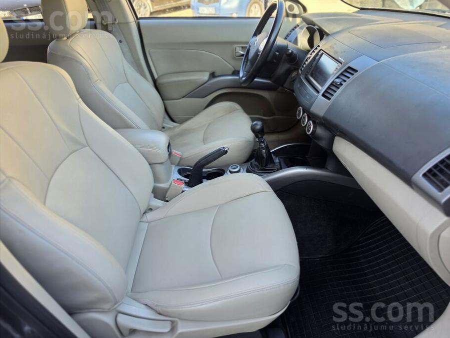 Pelēks Citroen C-Crosser 2009 Rēzekne, ar dzinēja tilpumu 2.20 L un nobraukumu 0 tūkst. km par 4490 €, foto 11 vietnē AUTOMOTO.COM.LV