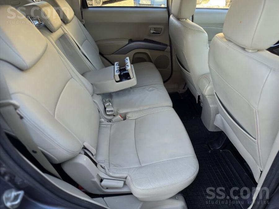 Pelēks Citroen C-Crosser 2009 Rēzekne, ar dzinēja tilpumu 2.20 L un nobraukumu 0 tūkst. km par 4490 €, foto 27 vietnē AUTOMOTO.COM.LV