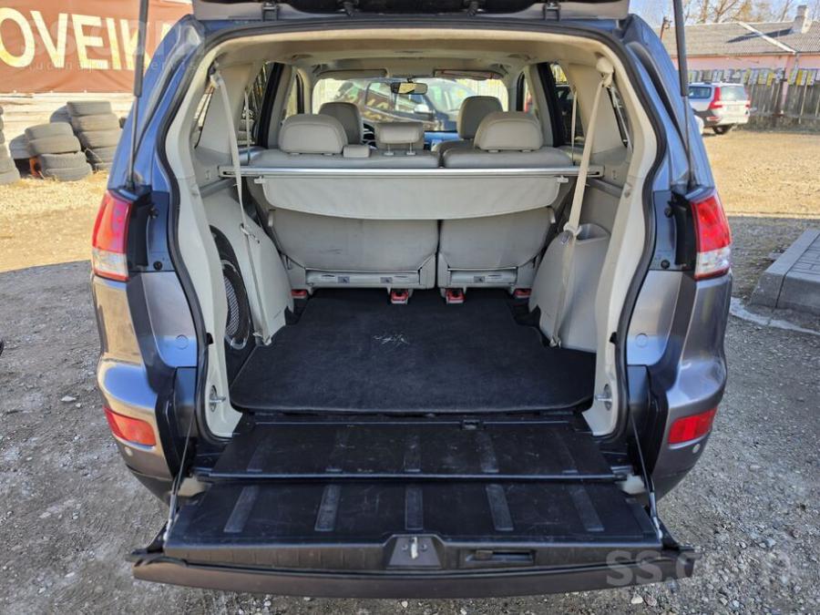 Pelēks Citroen C-Crosser 2009 Rēzekne, ar dzinēja tilpumu 2.20 L un nobraukumu 0 tūkst. km par 4490 €, foto 29 vietnē AUTOMOTO.COM.LV