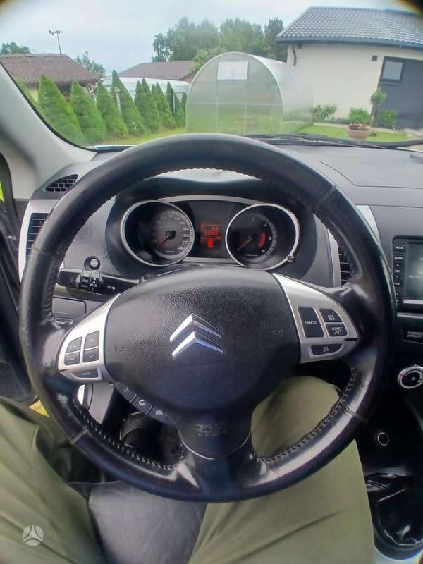 Grey Citroen C-Crosser 2009 in Kaunas, with an engine capacity of 2.18 L and mileage of 238 thousand km for 4200 €, photo 9 on AUTOMOTO.COM.LV