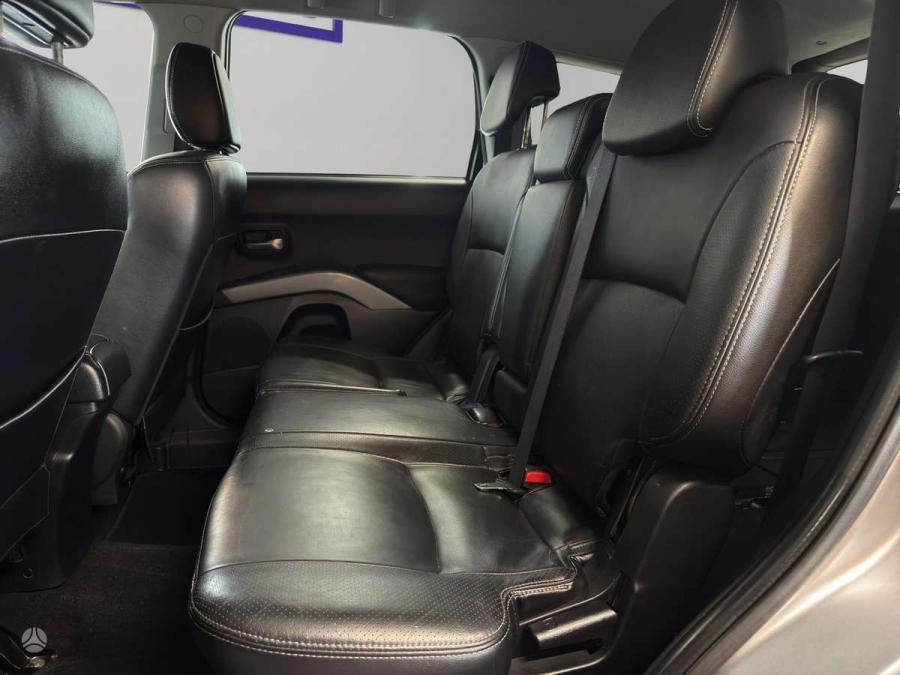 Pelēks Citroen C-Crosser 2009 Kauņa, ar dzinēja tilpumu 2.20 L un nobraukumu 238 tūkst. km par 4299 €, foto 12 vietnē AUTOMOTO.COM.LV