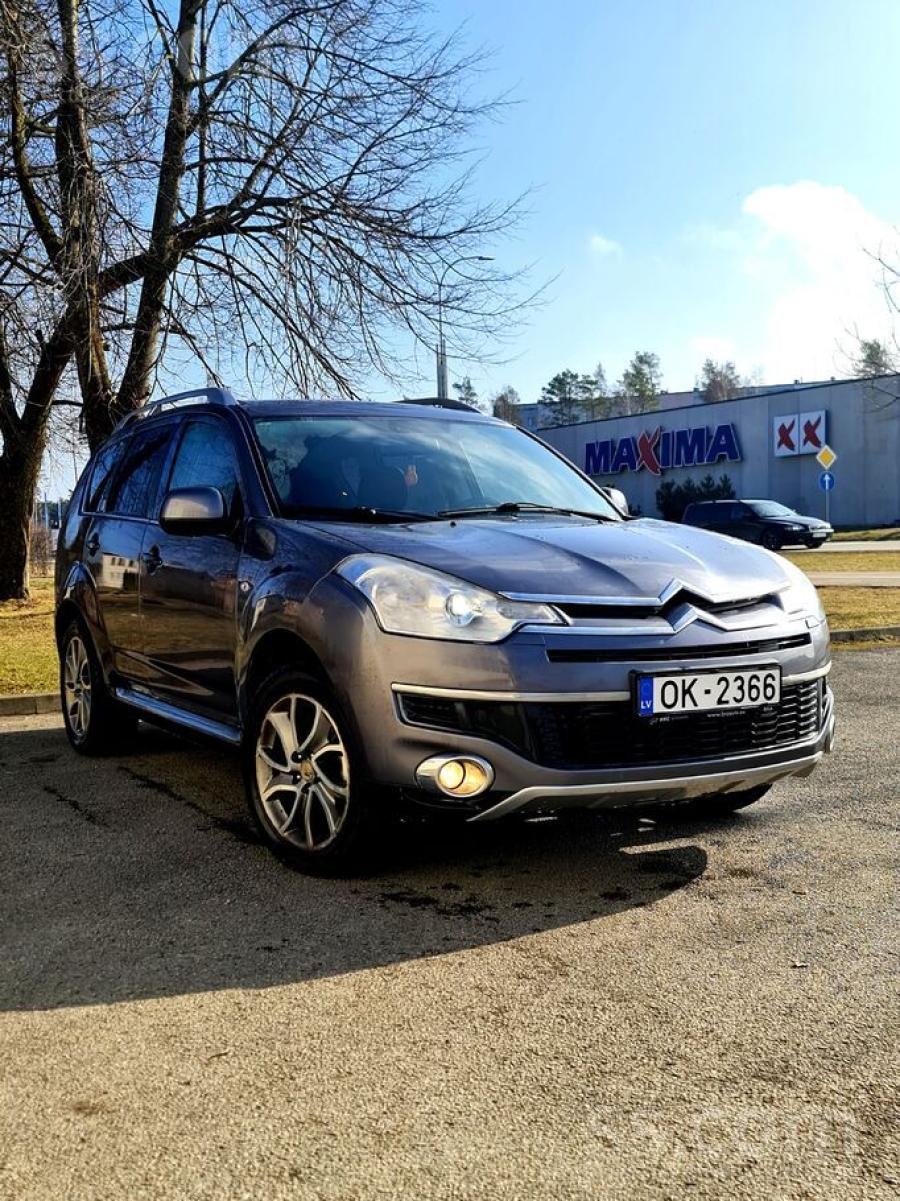 Grey Citroen C-Crosser 2010 in Jurmala, with an engine capacity of 2.20 L and mileage of 316 thousand km for 3750 €, photo 3 on AUTOMOTO.COM.LV