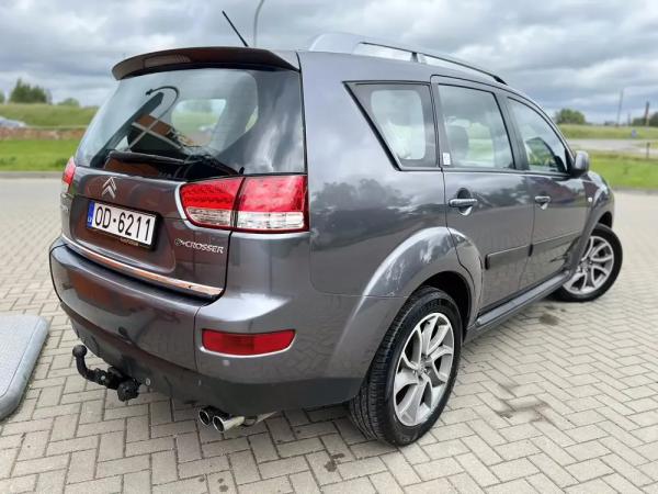 Grey Citroen C-Crosser 2010 in Jekabpils, with an engine capacity of 2.20 L and mileage of 197 thousand km for 6450 €, photo 2 on AUTOMOTO.COM.LV