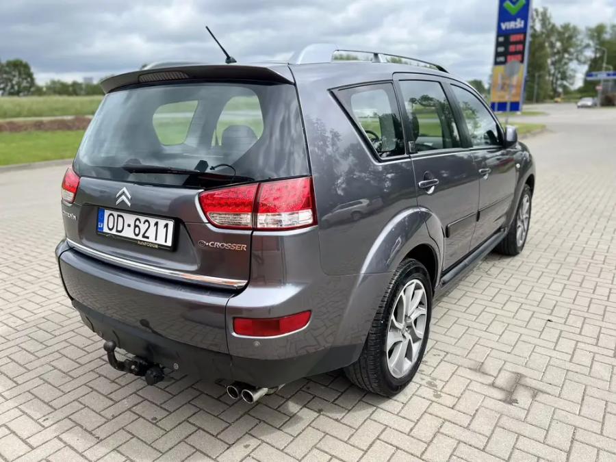Pelēks Citroen C-Crosser 2010 Jēkabpils, ar dzinēja tilpumu 2.20 L un nobraukumu 197 tūkst. km par 6450 €, foto 6 vietnē AUTOMOTO.COM.LV