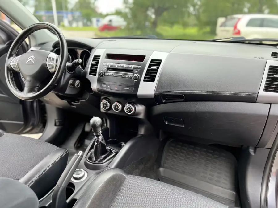 Pelēks Citroen C-Crosser 2010 Jēkabpils, ar dzinēja tilpumu 2.20 L un nobraukumu 197 tūkst. km par 6450 €, foto 17 vietnē AUTOMOTO.COM.LV