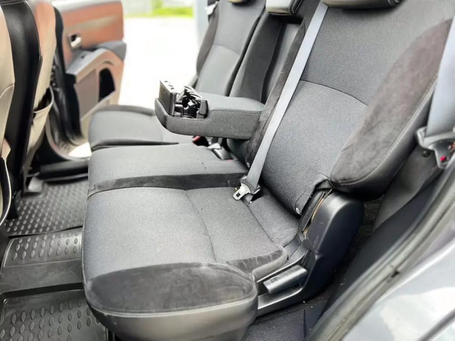 Pelēks Citroen C-Crosser 2010 Jēkabpils, ar dzinēja tilpumu 2.20 L un nobraukumu 197 tūkst. km par 6450 €, foto 18 vietnē AUTOMOTO.COM.LV