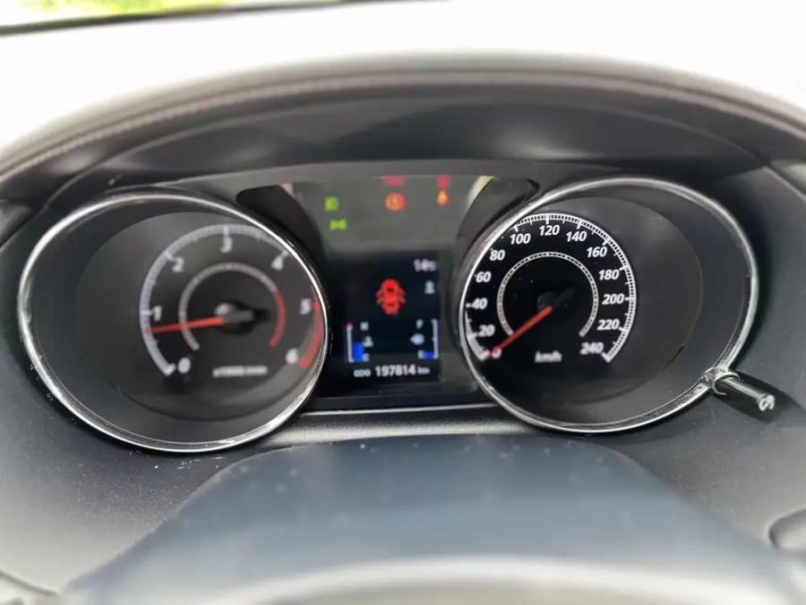 Pelēks Citroen C-Crosser 2010 Jēkabpils, ar dzinēja tilpumu 2.20 L un nobraukumu 197 tūkst. km par 6450 €, foto 21 vietnē AUTOMOTO.COM.LV
