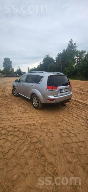 Pelēks Citroen C-Crosser 2010 Gulbene, ar dzinēja tilpumu 2.20 L un nobraukumu 255 tūkst. km par 2000 €, foto 3 vietnē AUTOMOTO.COM.LV