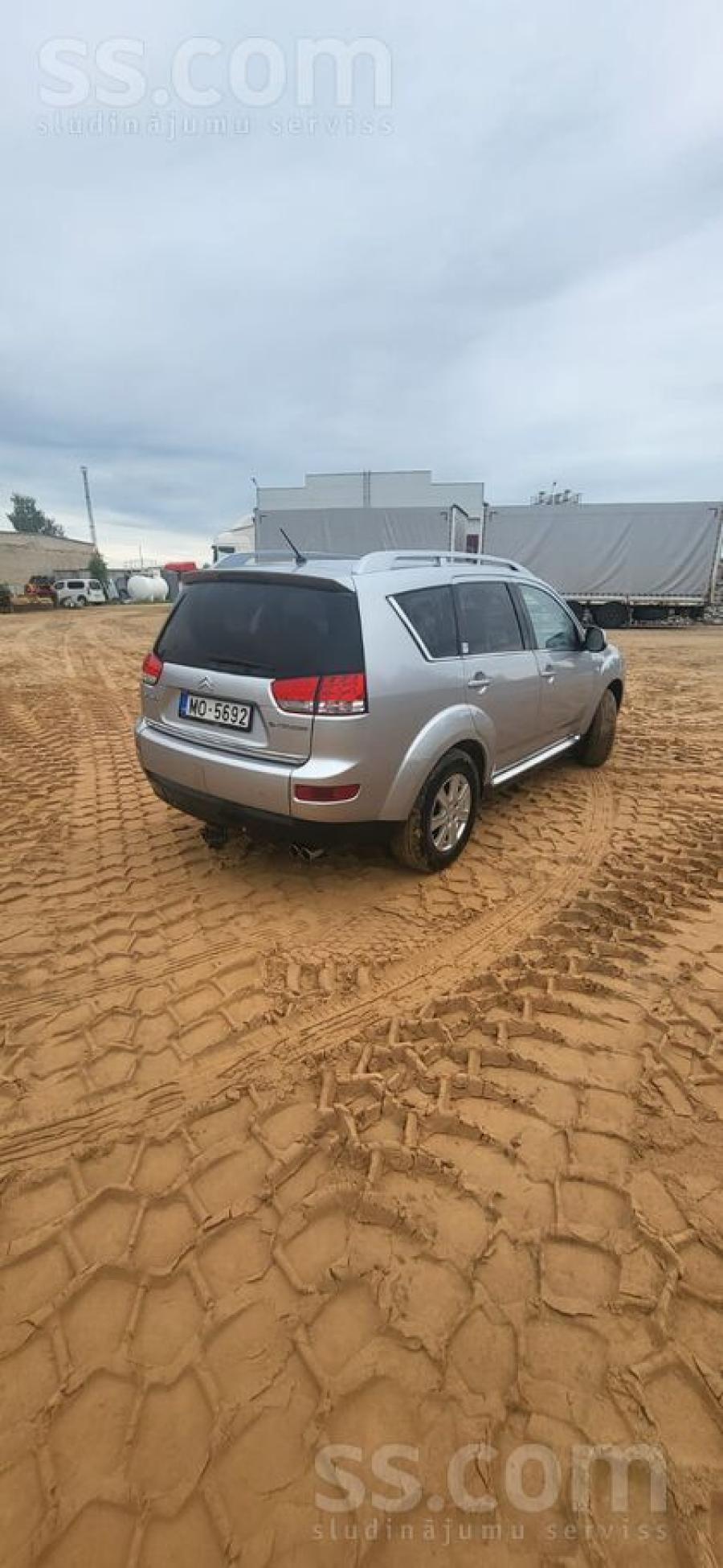 Pelēks Citroen C-Crosser 2010 Gulbene, ar dzinēja tilpumu 2.20 L un nobraukumu 255 tūkst. km par 2000 €, foto 4 vietnē AUTOMOTO.COM.LV
