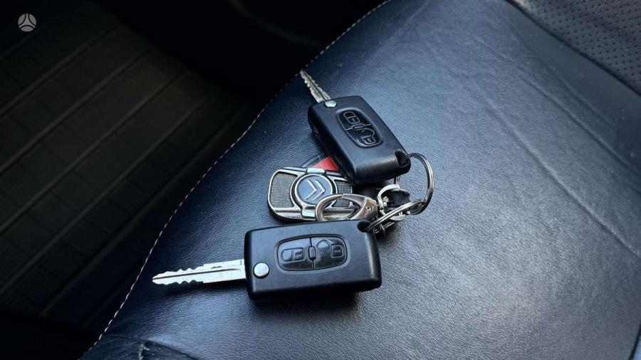 Pelēks Citroen C-Crosser 2010 Radviliškis, ar dzinēja tilpumu 2.20 L un nobraukumu 268 tūkst. km par 4150 €, foto 22 vietnē AUTOMOTO.COM.LV