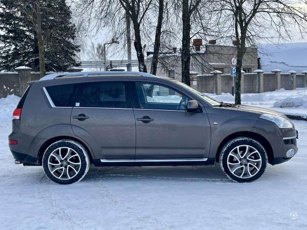 Grey Citroen C-Crosser 2011 in Silute, with an engine capacity of 2.18 L and mileage of 279 thousand km for 4999 €, photo 10 on AUTOMOTO.COM.LV