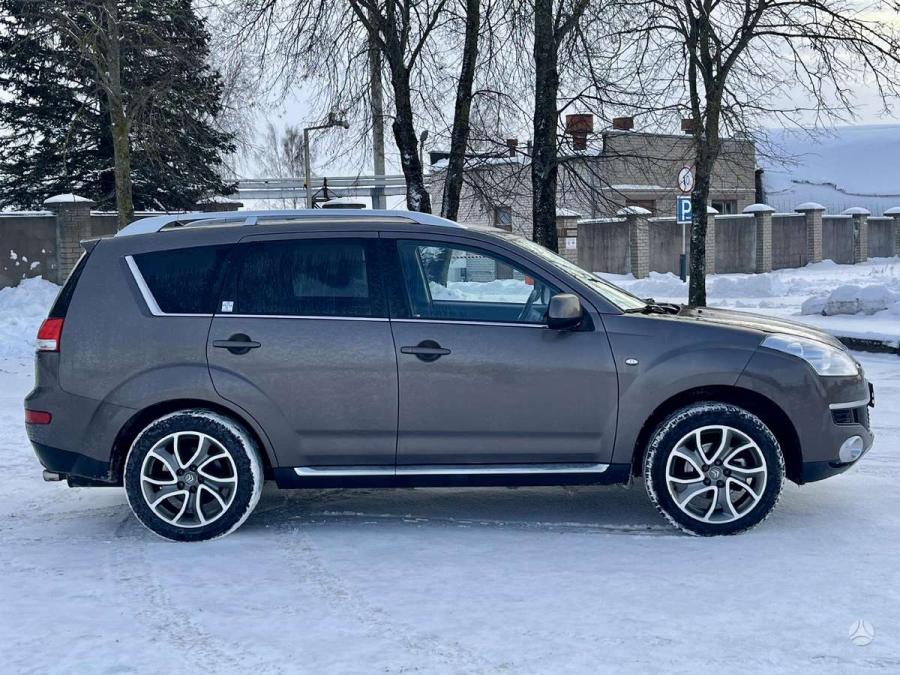 Grey Citroen C-Crosser 2011 in Silute, with an engine capacity of 2.18 L and mileage of 279 thousand km for 4999 €, photo 10 on AUTOMOTO.COM.LV