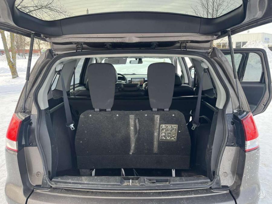 Grey Citroen C-Crosser 2011 in Silute, with an engine capacity of 2.18 L and mileage of 279 thousand km for 4999 €, photo 18 on AUTOMOTO.COM.LV