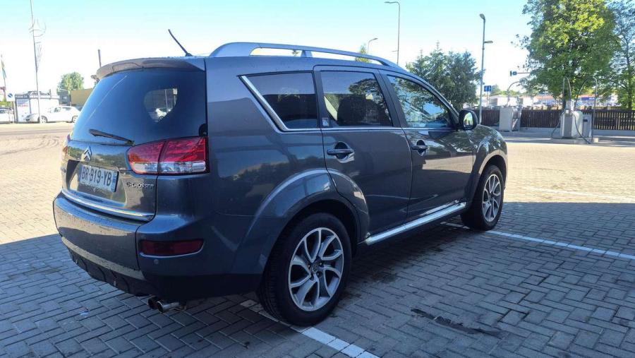Pelēks Citroen C-Crosser 2011 Tauragė, ar dzinēja tilpumu 2.18 L un nobraukumu 285 tūkst. km par 3900 €, foto 5 vietnē AUTOMOTO.COM.LV