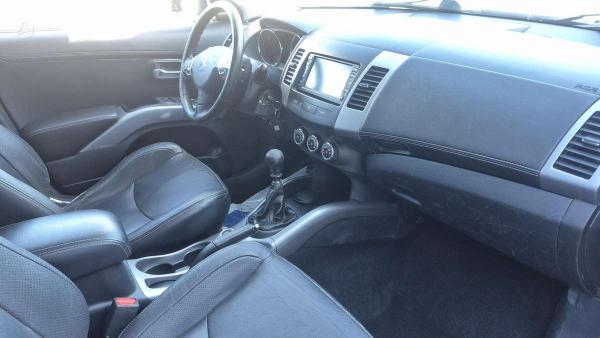 Pelēks Citroen C-Crosser 2011 Tauragė, ar dzinēja tilpumu 2.18 L un nobraukumu 285 tūkst. km par 3900 €, foto 9 vietnē AUTOMOTO.COM.LV