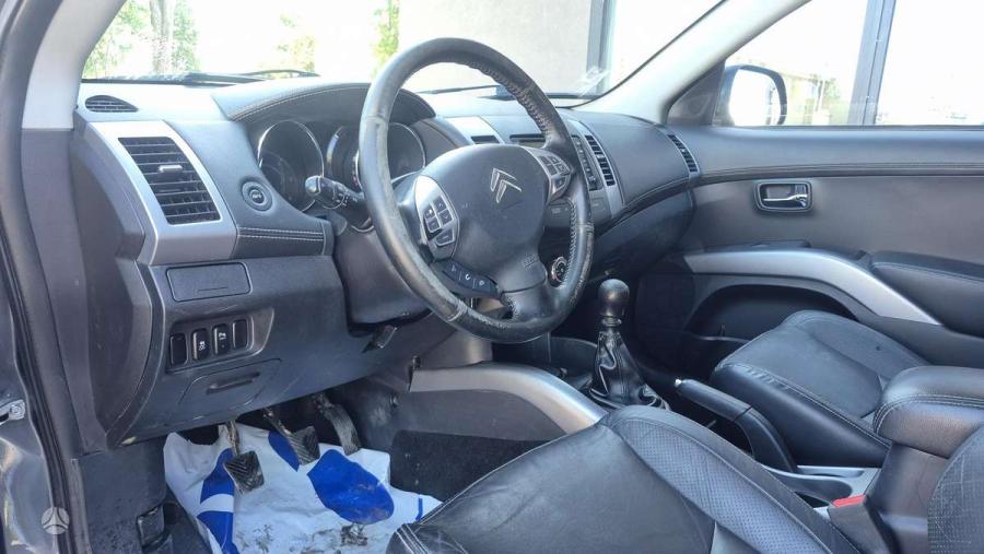 Pelēks Citroen C-Crosser 2011 Tauragė, ar dzinēja tilpumu 2.18 L un nobraukumu 285 tūkst. km par 3900 €, foto 11 vietnē AUTOMOTO.COM.LV