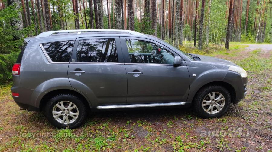 Pelēks Citroen C-Crosser 2010 Veru, ar dzinēja tilpumu 2.20 L un nobraukumu 279 tūkst. km par 2300 €, foto 4 vietnē AUTOMOTO.COM.LV