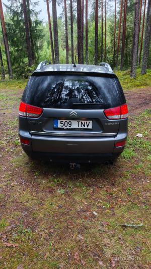 Pelēks Citroen C-Crosser 2010 Veru, ar dzinēja tilpumu 2.20 L un nobraukumu 279 tūkst. km par 2300 €, foto 5 vietnē AUTOMOTO.COM.LV