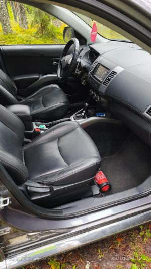 Pelēks Citroen C-Crosser 2010 Veru, ar dzinēja tilpumu 2.20 L un nobraukumu 279 tūkst. km par 2300 €, foto 7 vietnē AUTOMOTO.COM.LV