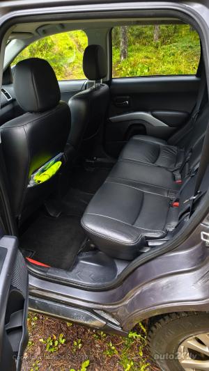 Pelēks Citroen C-Crosser 2010 Veru, ar dzinēja tilpumu 2.20 L un nobraukumu 279 tūkst. km par 2300 €, foto 8 vietnē AUTOMOTO.COM.LV