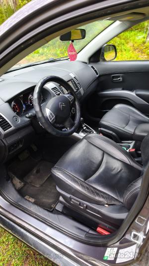 Pelēks Citroen C-Crosser 2010 Veru, ar dzinēja tilpumu 2.20 L un nobraukumu 279 tūkst. km par 2300 €, foto 9 vietnē AUTOMOTO.COM.LV