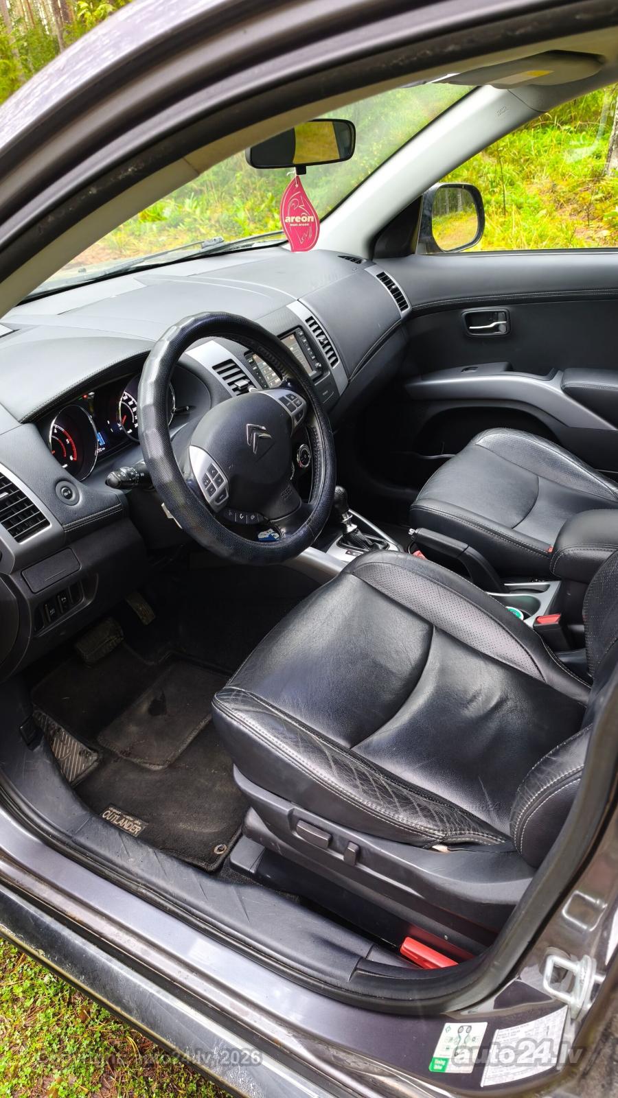 Pelēks Citroen C-Crosser 2010 Veru, ar dzinēja tilpumu 2.20 L un nobraukumu 279 tūkst. km par 2300 €, foto 9 vietnē AUTOMOTO.COM.LV
