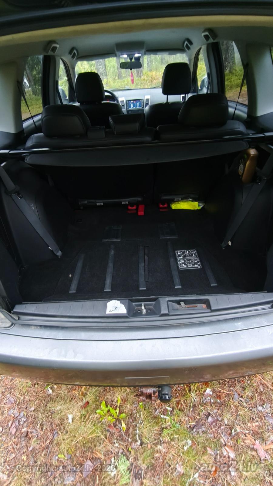 Pelēks Citroen C-Crosser 2010 Veru, ar dzinēja tilpumu 2.20 L un nobraukumu 279 tūkst. km par 2300 €, foto 10 vietnē AUTOMOTO.COM.LV