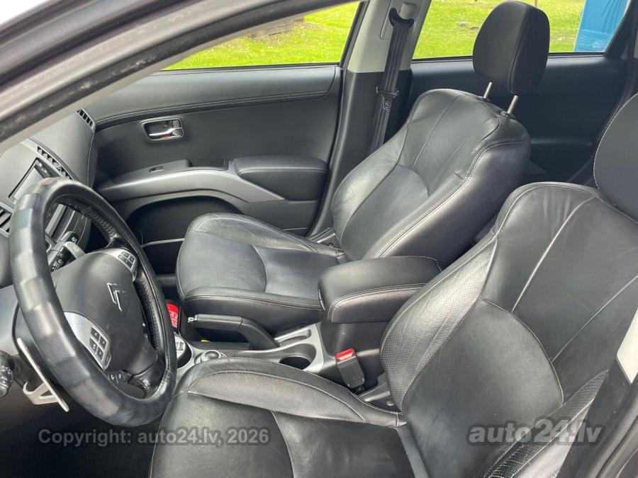 Grey Citroen C-Crosser 2010 in Tartu, with an engine capacity of 2.20 L and mileage of 278 thousand km for 3500 €, photo 8 on AUTOMOTO.COM.LV