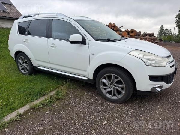 Balts Citroen C-Crosser 2008 Daugavpils, ar dzinēja tilpumu 2.20 L un nobraukumu 268 tūkst. km par 4000 €, foto 1 vietnē AUTOMOTO.COM.LV