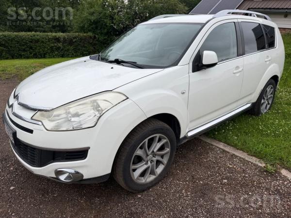 Balts Citroen C-Crosser 2008 Daugavpils, ar dzinēja tilpumu 2.20 L un nobraukumu 268 tūkst. km par 4000 €, foto 2 vietnē AUTOMOTO.COM.LV