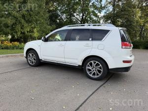 Balts Citroen C-Crosser 2008 Daugavpils, ar dzinēja tilpumu 2.20 L un nobraukumu 268 tūkst. km par 3200 €, foto 4 vietnē AUTOMOTO.COM.LV
