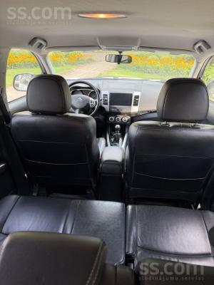 Balts Citroen C-Crosser 2008 Daugavpils, ar dzinēja tilpumu 2.20 L un nobraukumu 268 tūkst. km par 3200 €, foto 8 vietnē AUTOMOTO.COM.LV