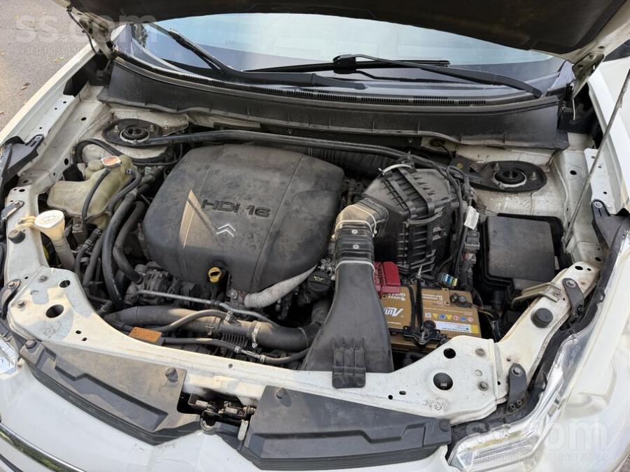 Balts Citroen C-Crosser 2008 Daugavpils, ar dzinēja tilpumu 2.20 L un nobraukumu 268 tūkst. km par 3200 €, foto 11 vietnē AUTOMOTO.COM.LV
