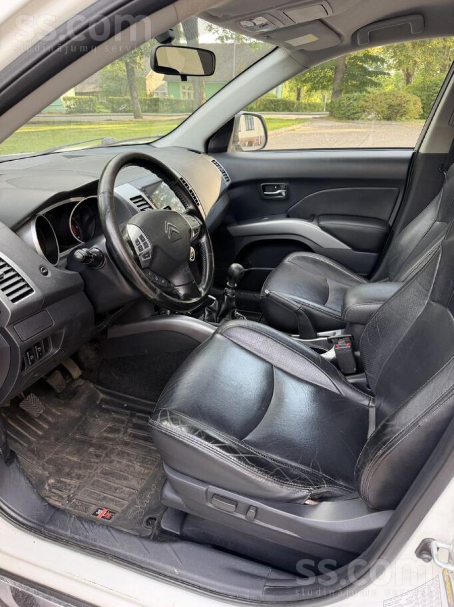 Balts Citroen C-Crosser 2008 Daugavpils, ar dzinēja tilpumu 2.20 L un nobraukumu 268 tūkst. km par 3200 €, foto 13 vietnē AUTOMOTO.COM.LV