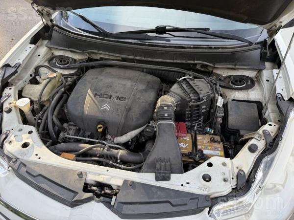 Balts Citroen C-Crosser 2008 Daugavpils, ar dzinēja tilpumu 2.20 L un nobraukumu 268 tūkst. km par 3200 €, foto 11 vietnē AUTOMOTO.COM.LV