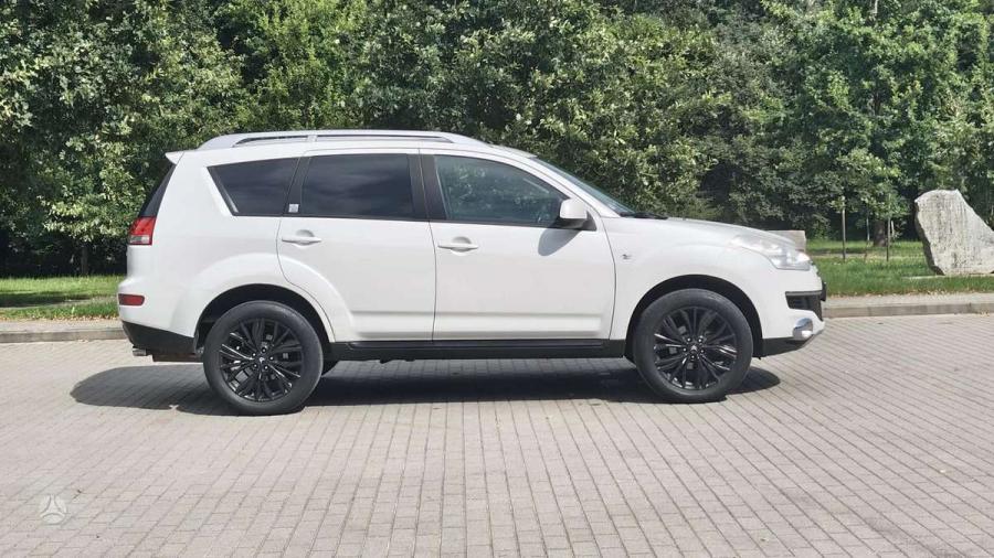 Balts Citroen C-Crosser 2011 Tauragė, ar dzinēja tilpumu 2.18 L un nobraukumu 314 tūkst. km par 4200 €, foto 3 vietnē AUTOMOTO.COM.LV