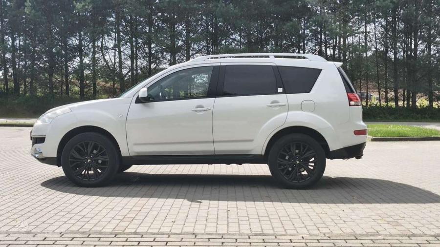 Balts Citroen C-Crosser 2011 Tauragė, ar dzinēja tilpumu 2.18 L un nobraukumu 314 tūkst. km par 4200 €, foto 5 vietnē AUTOMOTO.COM.LV