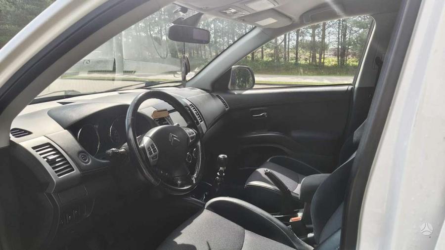 Balts Citroen C-Crosser 2011 Tauragė, ar dzinēja tilpumu 2.18 L un nobraukumu 314 tūkst. km par 4200 €, foto 11 vietnē AUTOMOTO.COM.LV