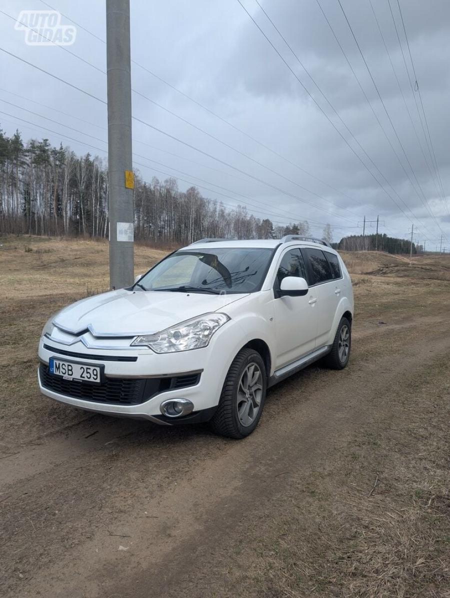 White Citroen C-Crosser 2012 in Vilnius, with an engine capacity of 2.20 L and mileage of 337 thousand km for 4100 €, photo 1 on AUTOMOTO.COM.LV
